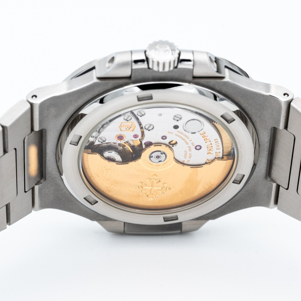 2019 Patek Philippe Nautilus 5711/1A-010 - 26-330 MOVEMENT - Blue Dial ...