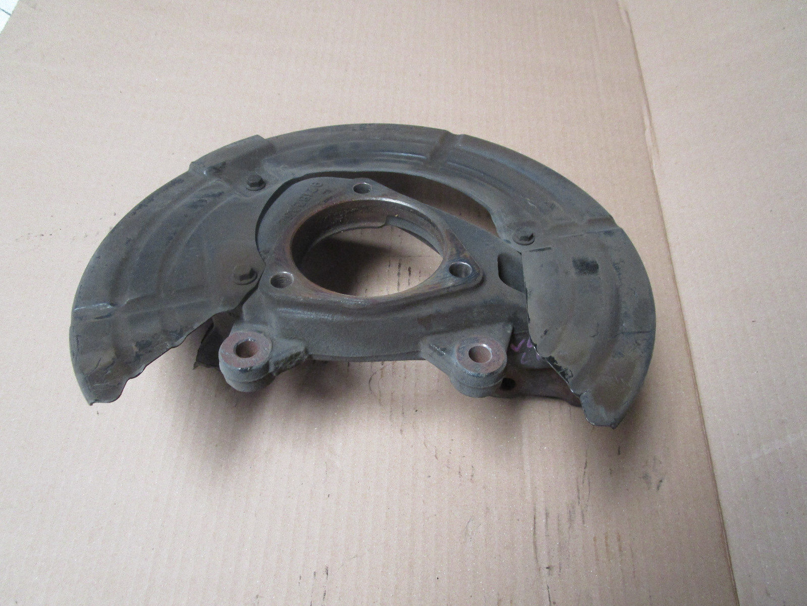 PASSENGER LEFT FRONT HUB BEARING HOUSING KNUCKLE FOR VE WM HOLDEN ...