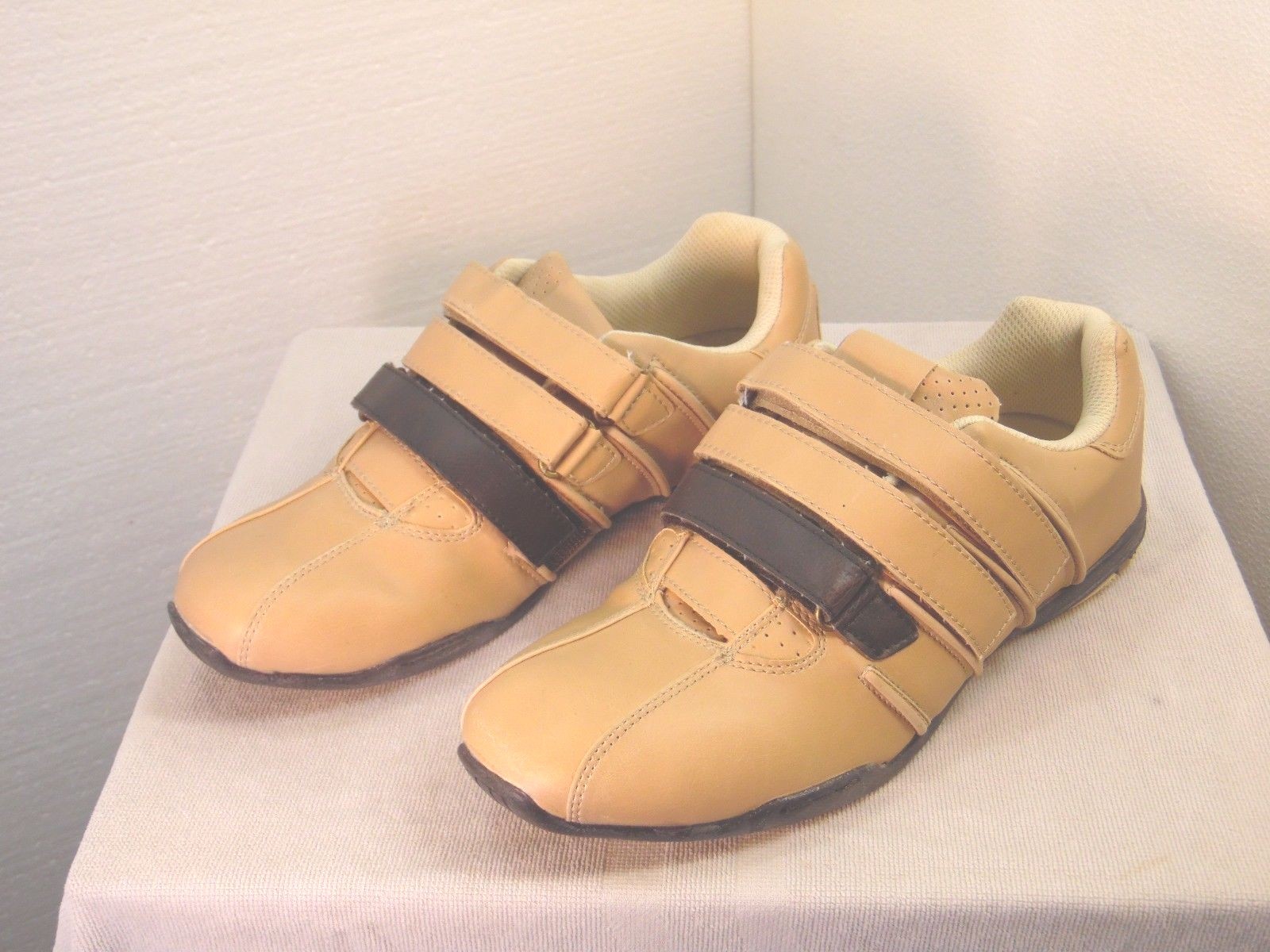 AIR BALANCE WOMENS ATHLETIC SHOES SIZE 6.5 MEDIUM hook & loop TAN ...