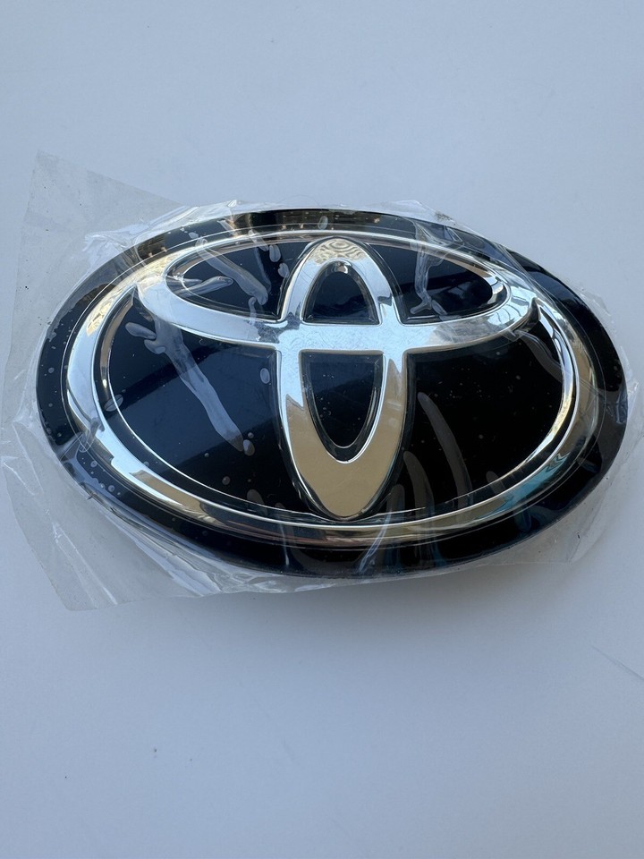 Toyota Sienna 2018 2019 2020 Front Grille Emblem Logo Radar | eBay