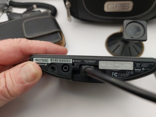 TomTom GO 720 4.3" screen GPS Navigator USA-Canada map With Accessories ...