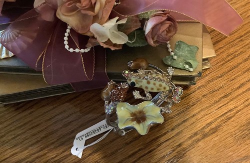 OFF PARK COLLECTION WHIMSICAL TOAD AND LILY PAD HINGED BRACELET | eBay