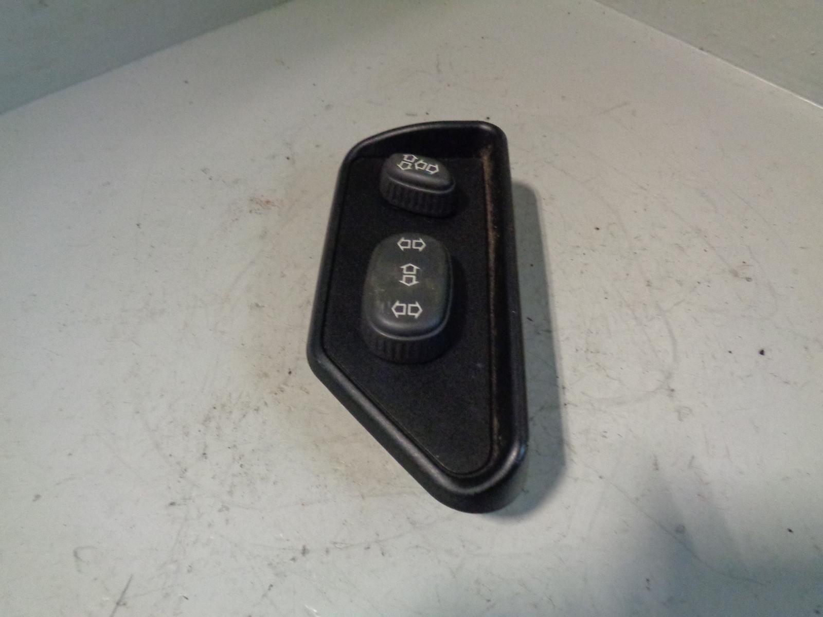 Discovery 2 Electric Seat Switch Near Side Front Land Rover 1998 to ...