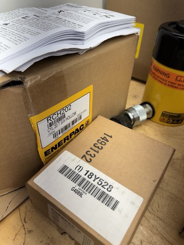 ENERPAC SCH202H Hollow Hydraulic Cylinder Ram and Pump Set RCH202 P392 ...