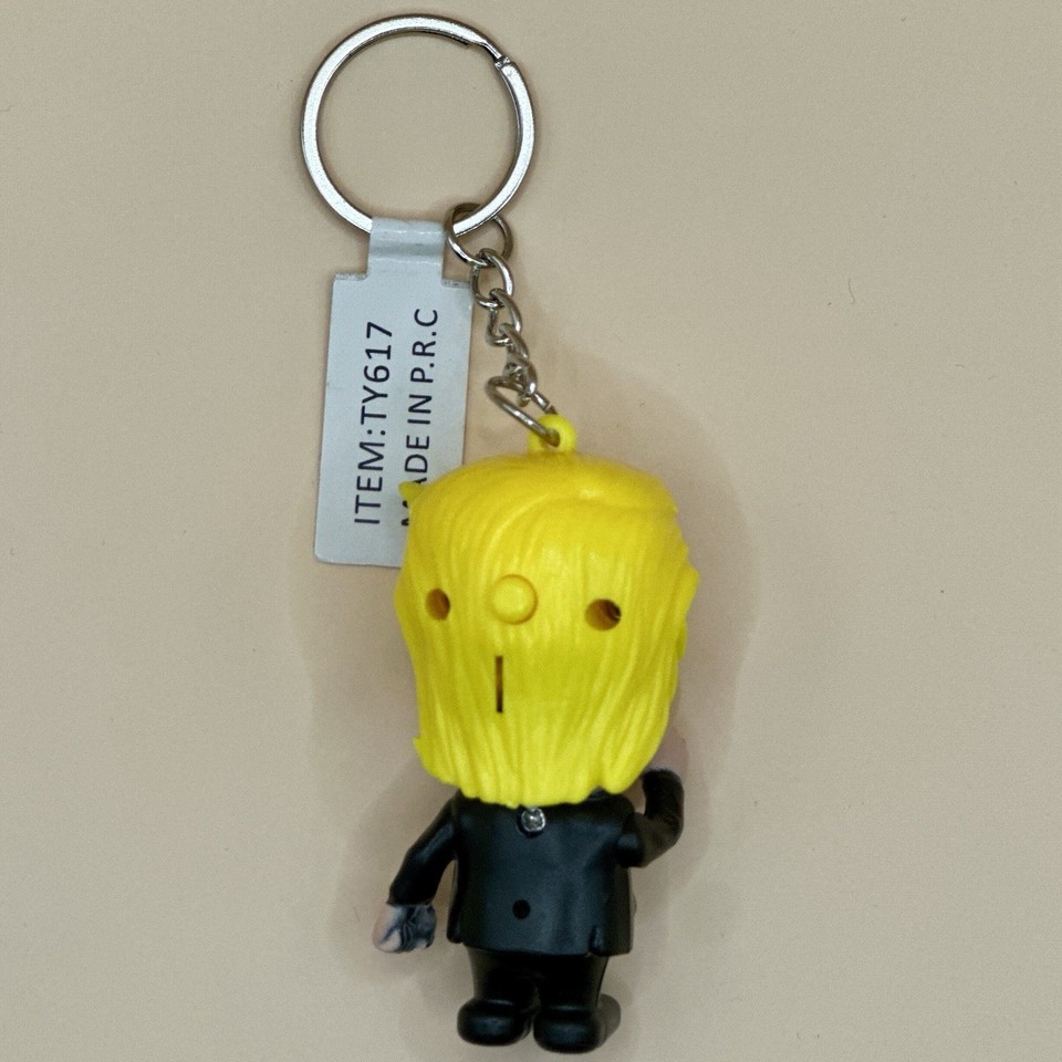 Trump Plastic Keychain With Light And Speaking Make America Great Again ...