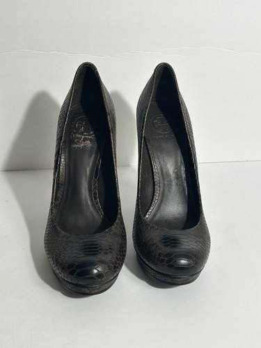 TORY BURCH Jude Platform Pumps Brown Leather Snake Embossed Gold Logo ...