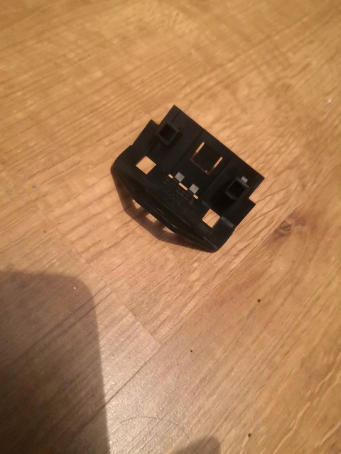 Mazda 2 2019 Centre Rear Bumper Bracket Guide Kd53-50-251 KD5350251 for ...