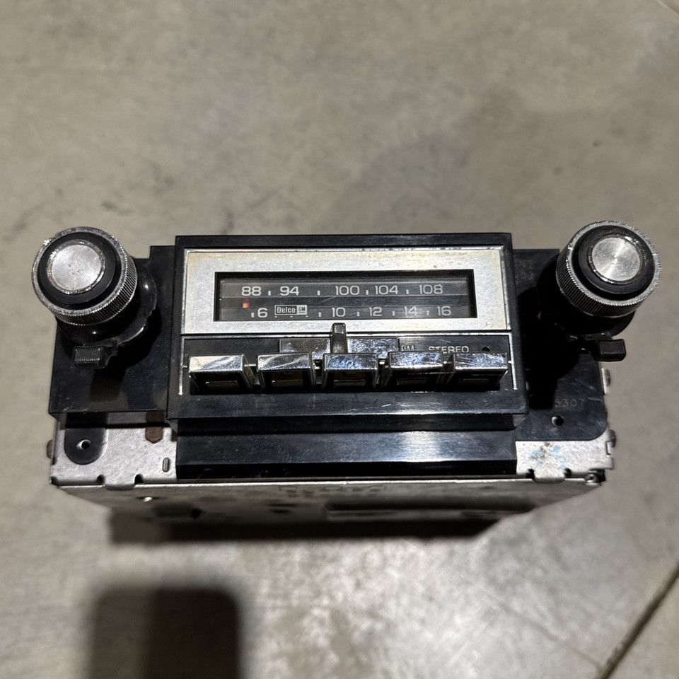 Chevy AM/FM Delco Radio 78-87 GM Car Truck Corvette Suburban Used OEM ...