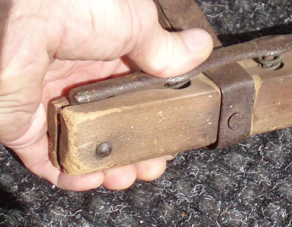 DUTCH HUNTING ARTIFACT ?? RARE PRIMITIVE ANTIQUE MECHANICAL YOKE ...