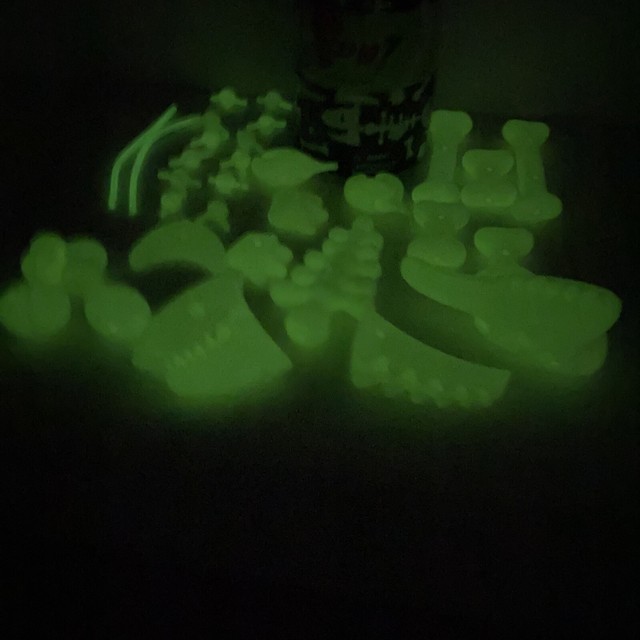 Vintage 1999 Glo Bonz Skeleton Building Set by Curious Toys Bones Glow ...