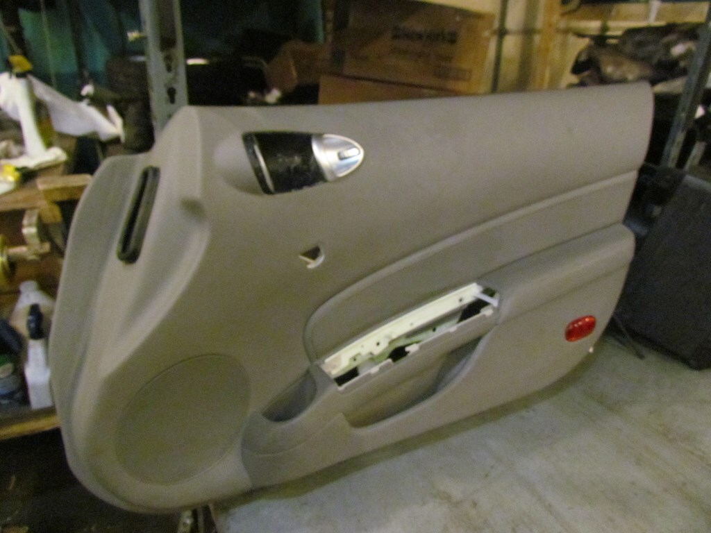 2006 Nissan 350z RH Passenger Door Panel Frost
