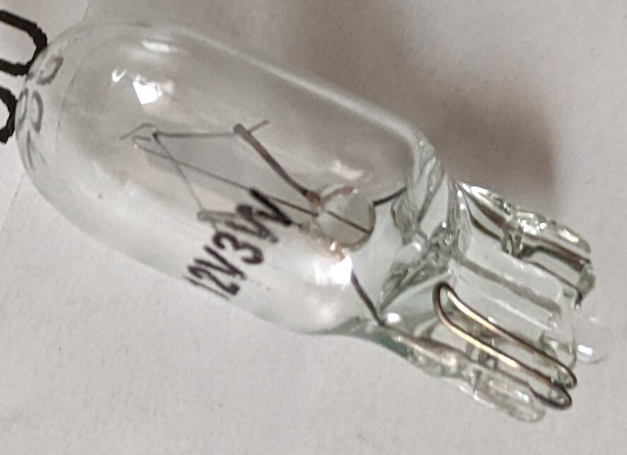 LIGHT BULB 12 VOLT Push in Type fits Elna 3210, 3230, 6001, 6600, 7100 ...