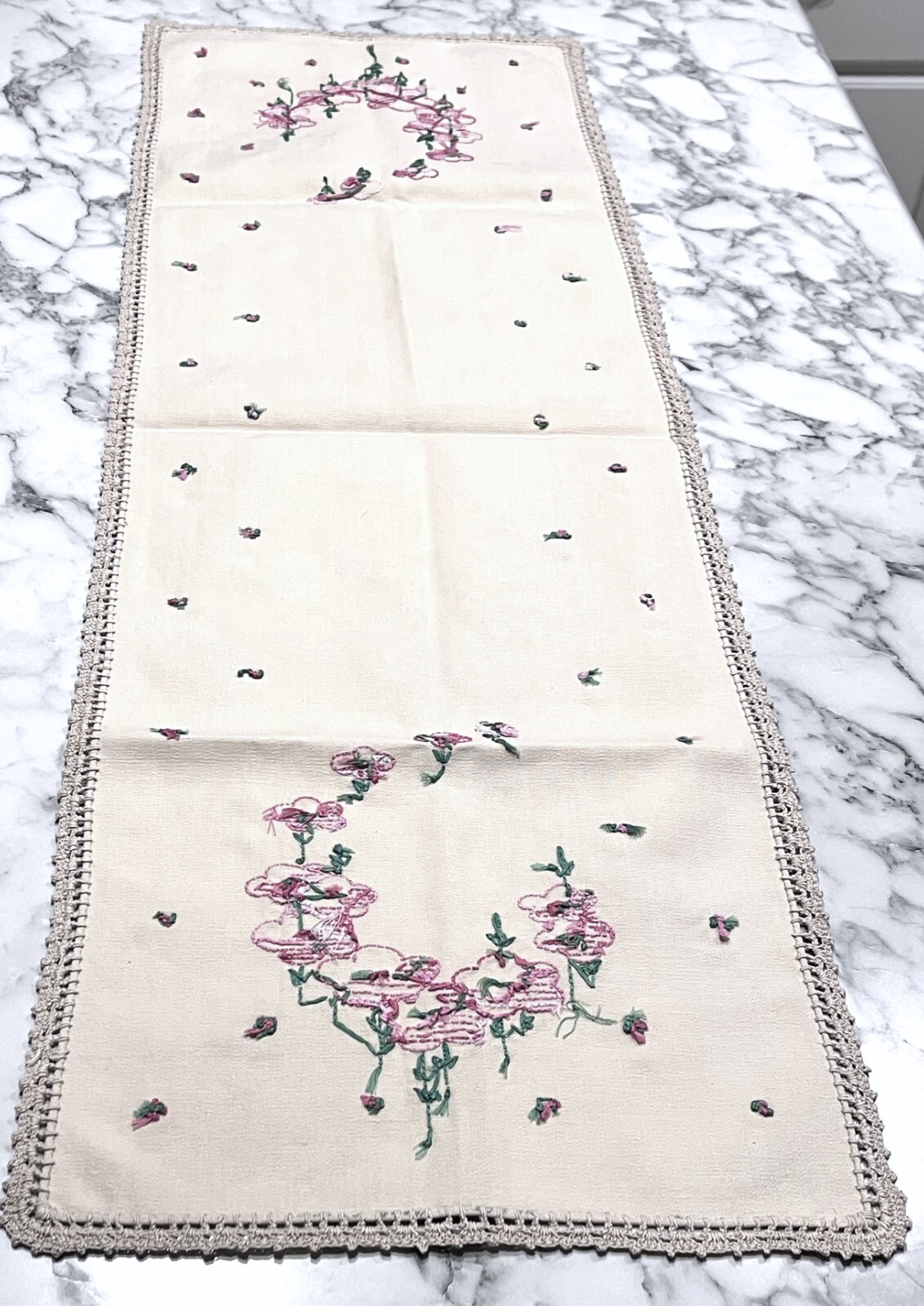 Vtg Art Deco Hand Embroidered Table Runner Pink Poppies Crochet Trim ...