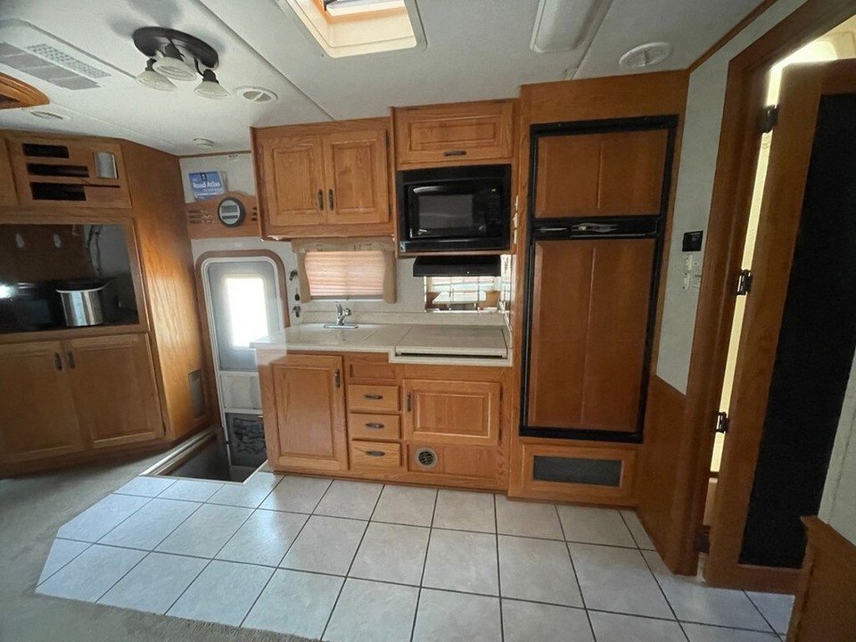 2004 Freightliner Toterhome w/2005 Pacemaker Stacker Trailer 450Hp 1 ...