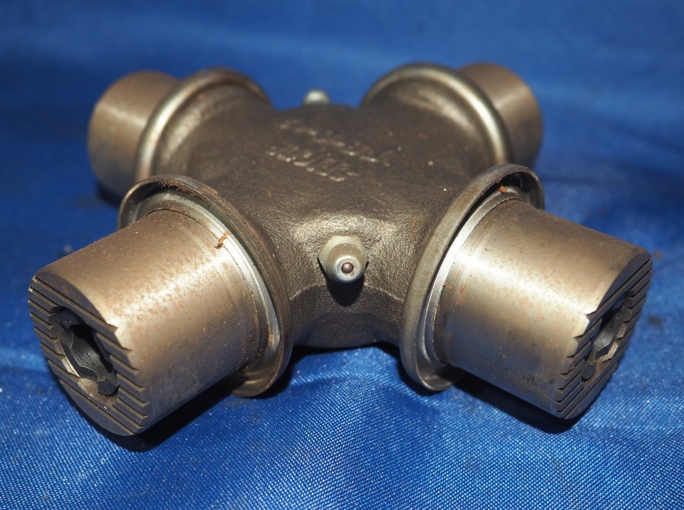 Dana Spicer Universal Joint Kit 5-279X W/Hardware NOS w/90 Day Warranty ...