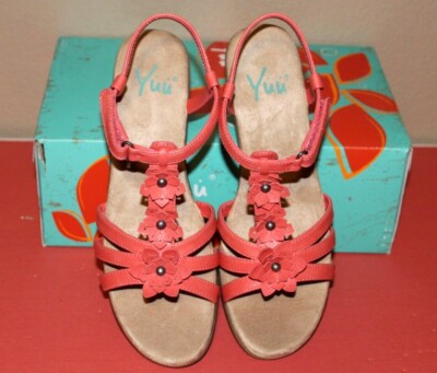 YUU FRIENDLY SOFT CORAL FLORAL WEDGE FASHION SANDALS SIZE 9.5 NEW MSRP ...