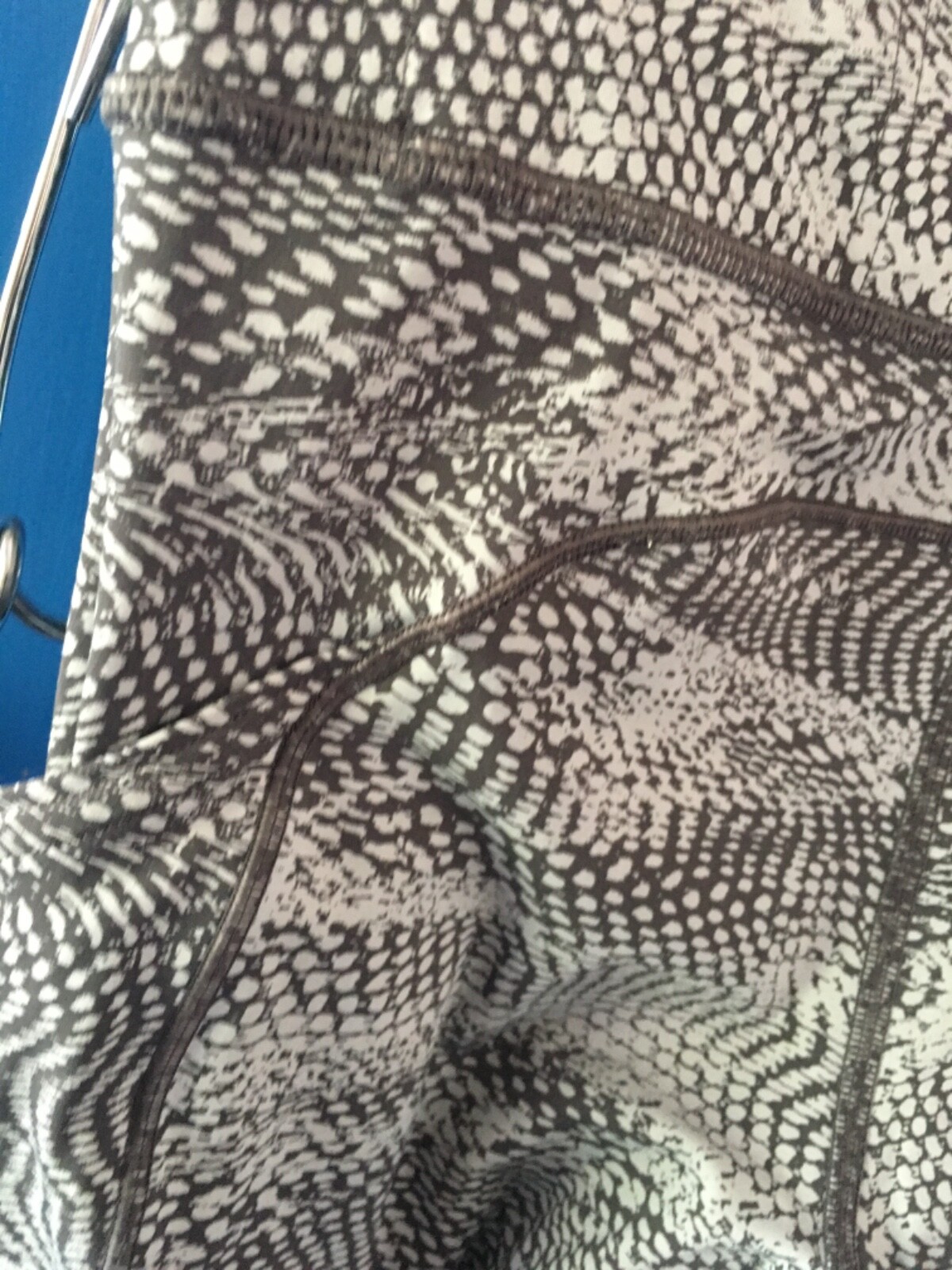 Lululemon. Reptile, Snakeskin Pattern Leggings Size X… - Gem