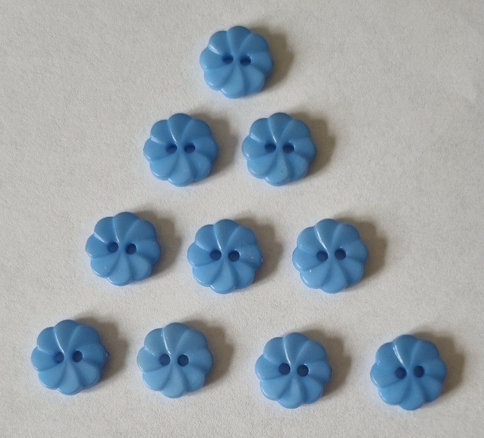 10 Pastel Colours Flower Shaped Buttons Size 13mm - Various Colours ...