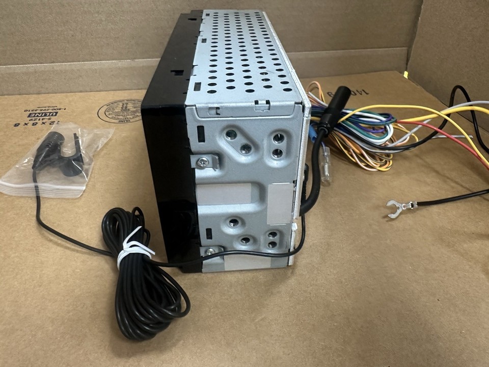 Alpine iLX-W650 7" Touchscreen Mech-Less In-Dash Digital Multimedia ...