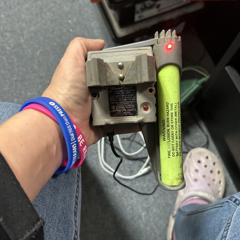 Matco Streamlight Stinger LED Flashlight with Piggyback Charger, Purple ...