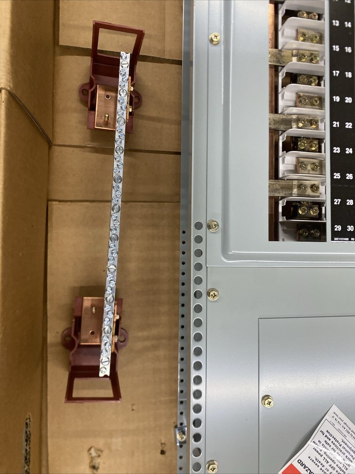 EATON PRL1A POW-R-LINE PANELBOARD 900P050H01 225Amps W/grnd bar NO ...