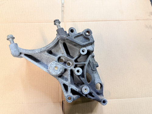 2001-2010 LB7 LLY LBZ LMM Duramax 6.6L A/C Compressor Mounting Bracket ...