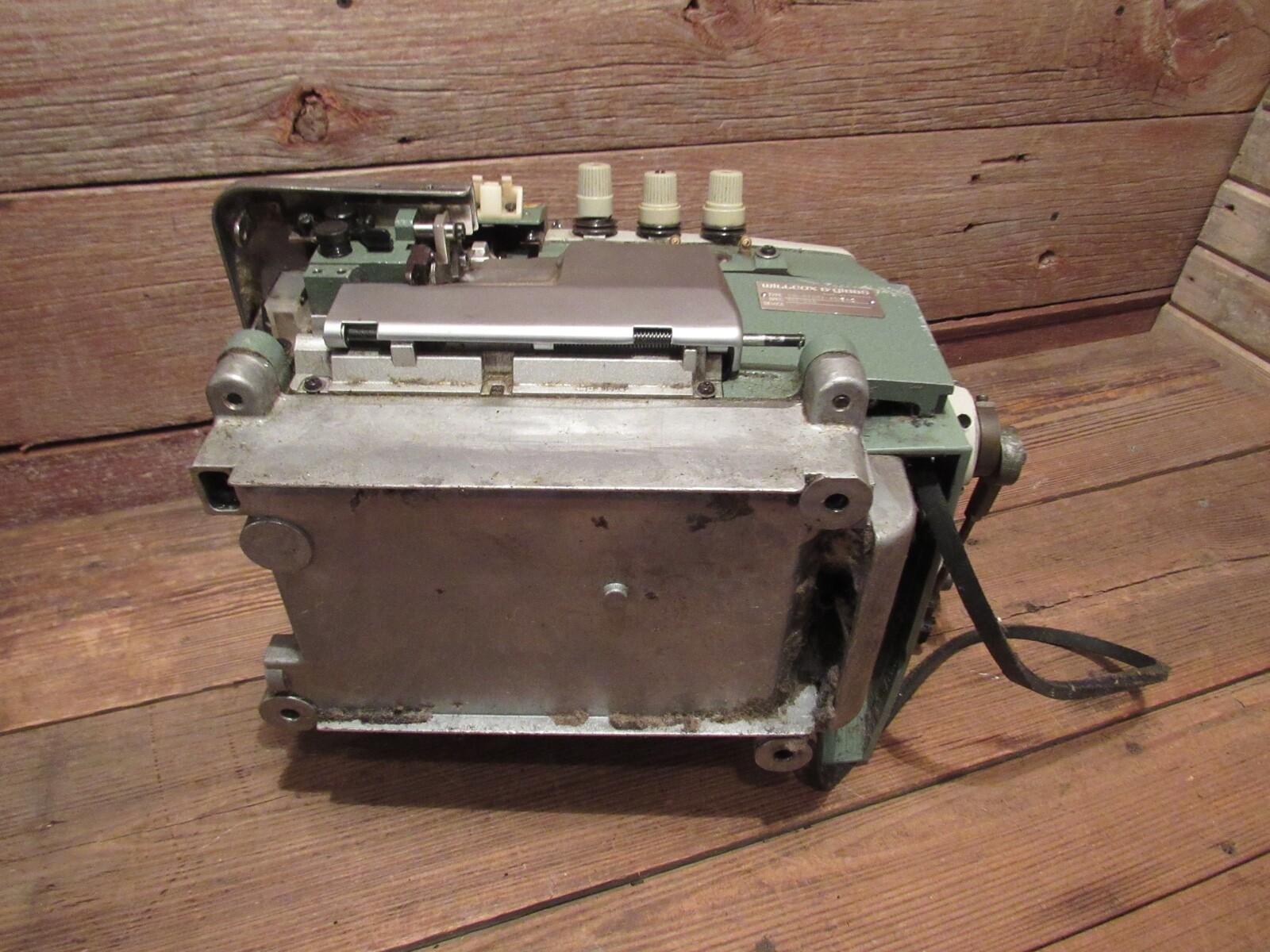 Vintage WILLCOX & GIBBS By Pegasus Thread Industrial Sewing Machine ...