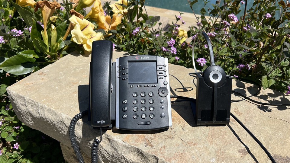 Polycom VVX 401 Corded 12 Line PoE Phone System (2200-48400-001 ...