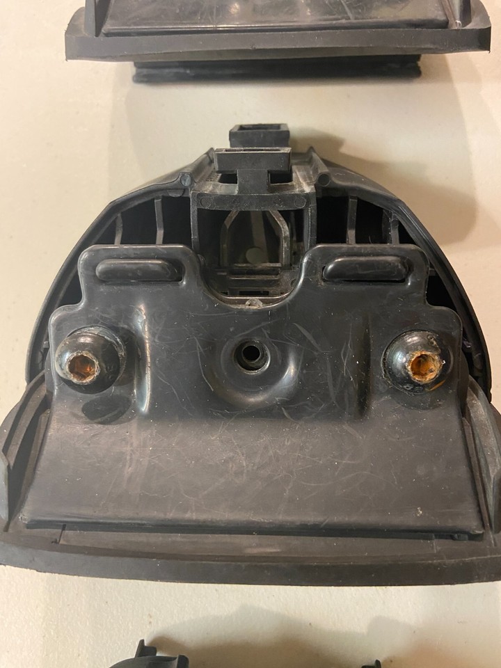 Thule 460R Rapid Podium Foot Pack with 4019 Fit Kit for Jeep Grand ...