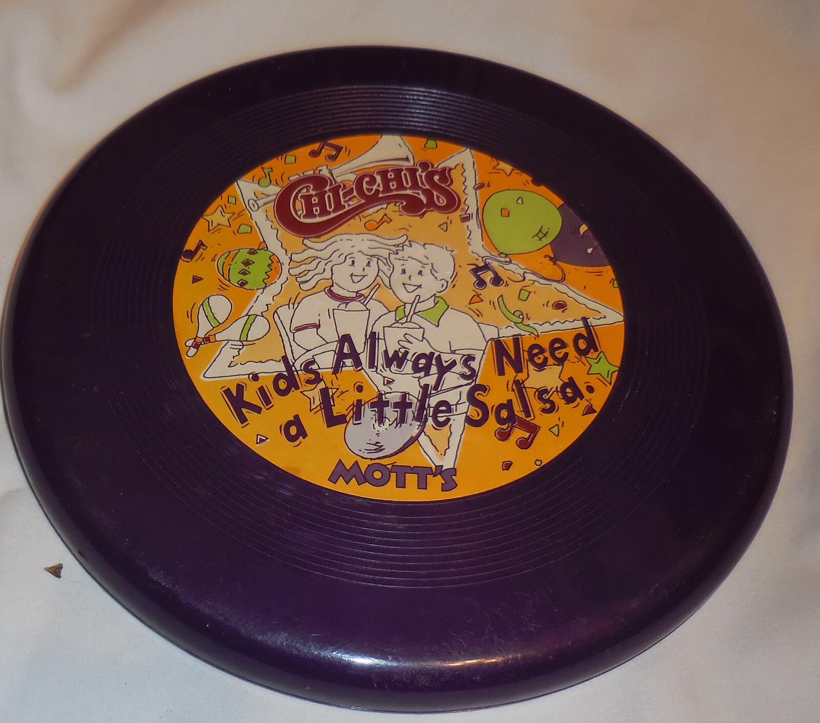 1 Frisbee Chi-Chi's restaurant Motts Kids Alaways Nee A Little Salsa ...