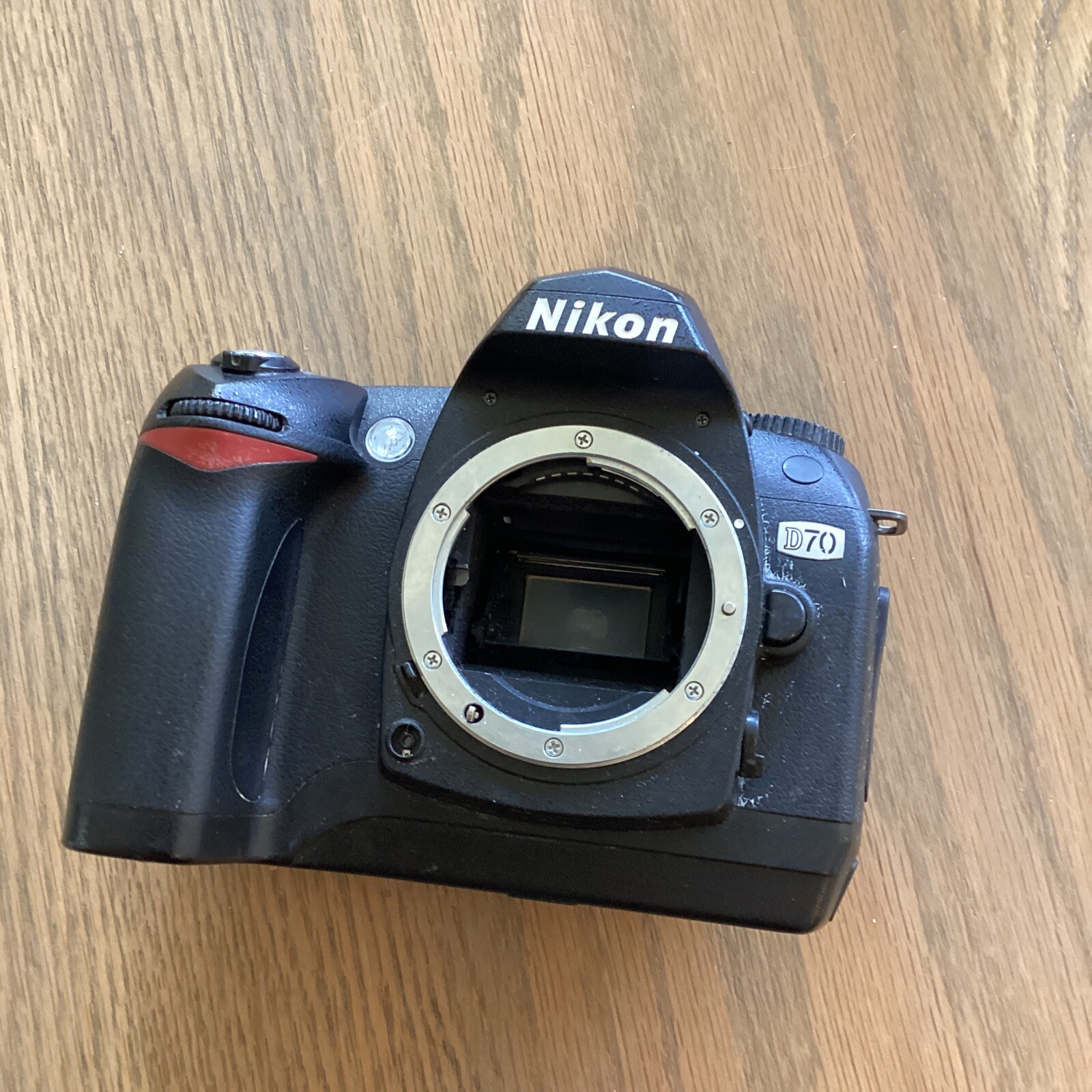 Nikon D D70 6.1MP Digital SLR Camera - Black (Kit w/ AF-S DX 18-70mm ...