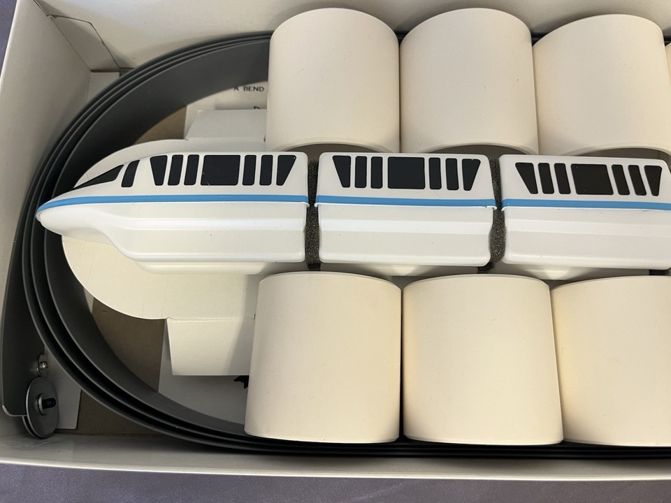 Disney Disneyland Monorail Train Set New In Original Box & Pking White ...