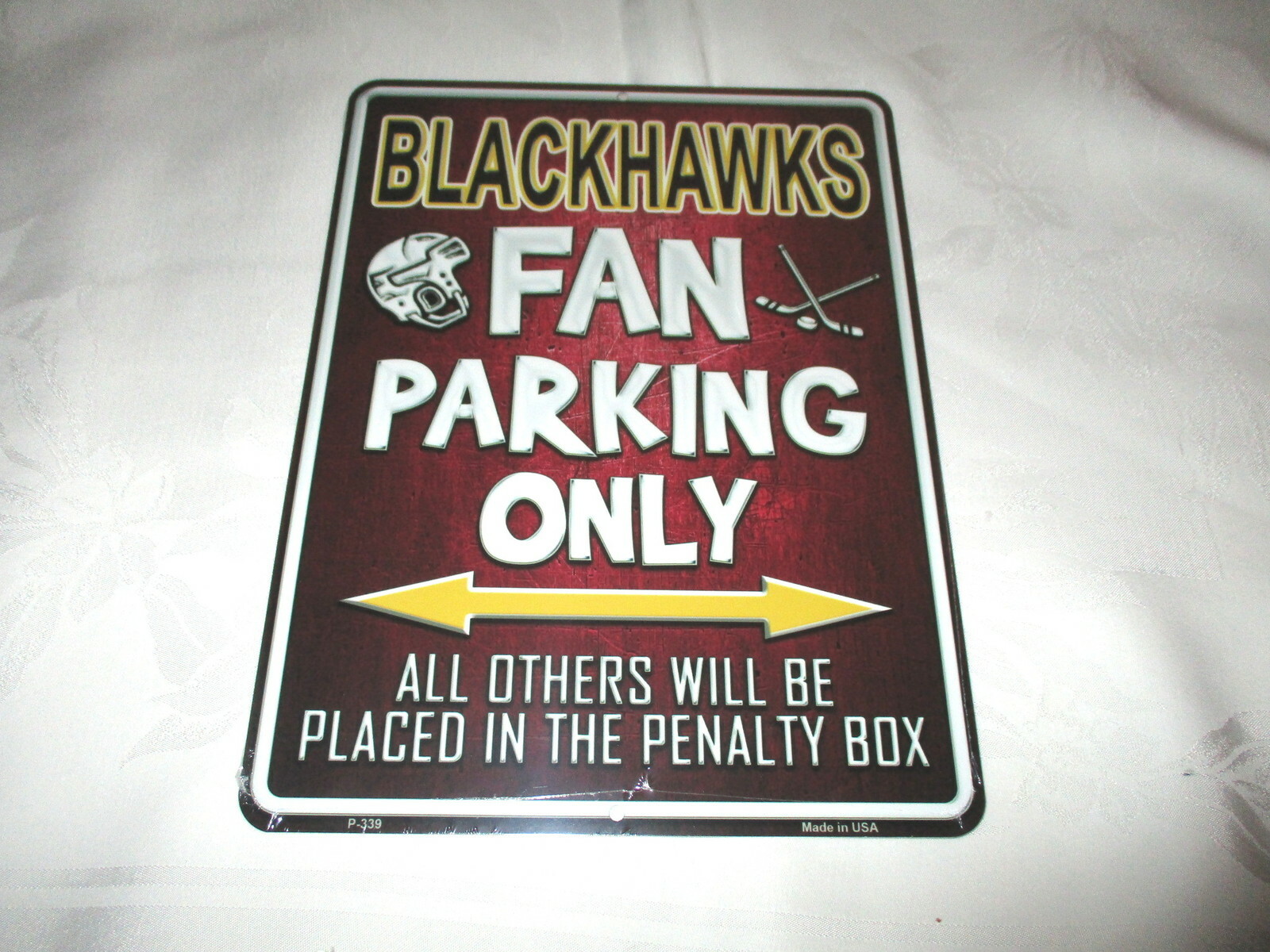 **CHICAGO BLACKHAWKS Fan Parking Only Metal Sign #3a - NEW** | eBay