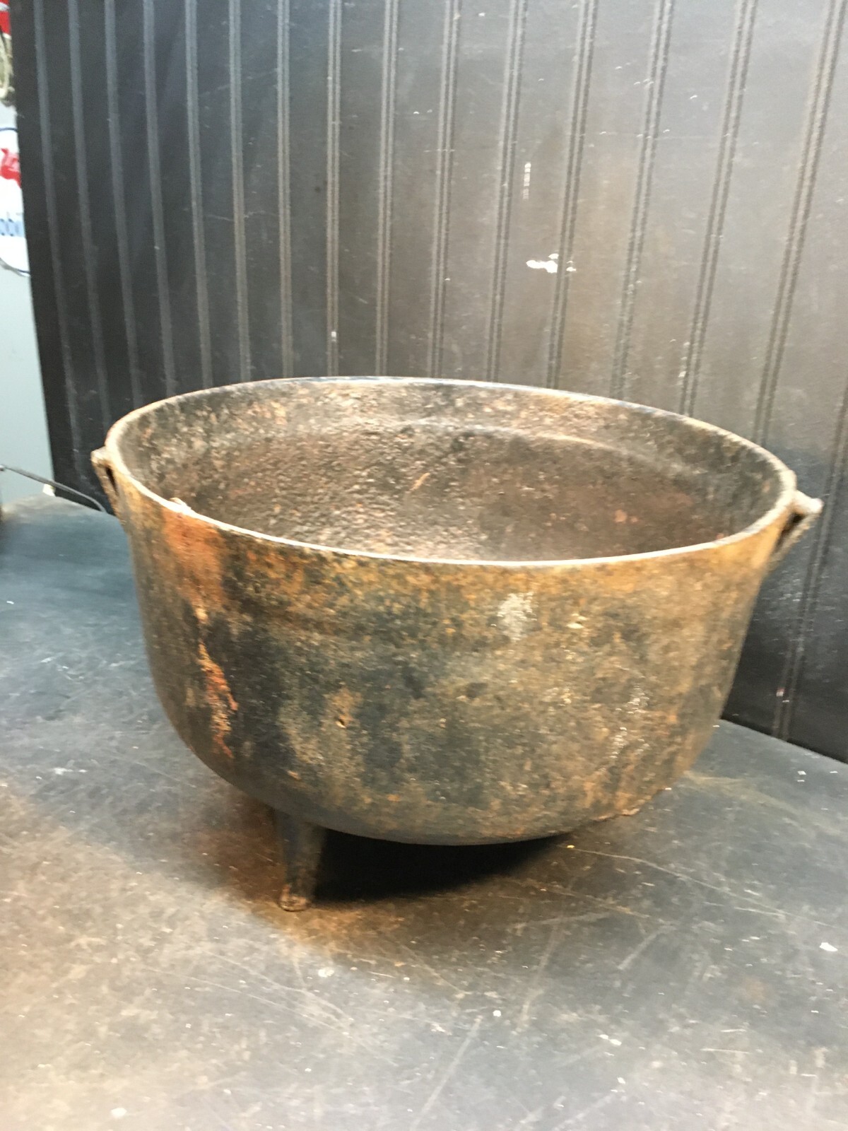 Antique Cast Iron 3 Leg Kettle Cauldron Bean Pot Ribbed Handle Gate ...