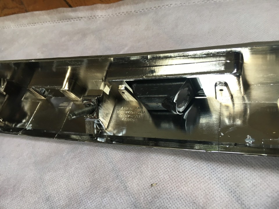 2011-2016 Chevrolet Cruze License Molding Rear w/ Lamps | 95270503 ...