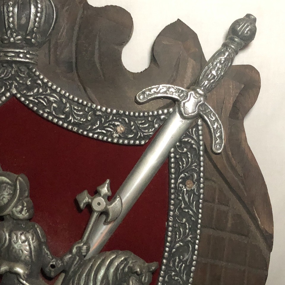 Vintage Coat of Arms Medieval Crest Wall Plaque Swords Knight Shield ...