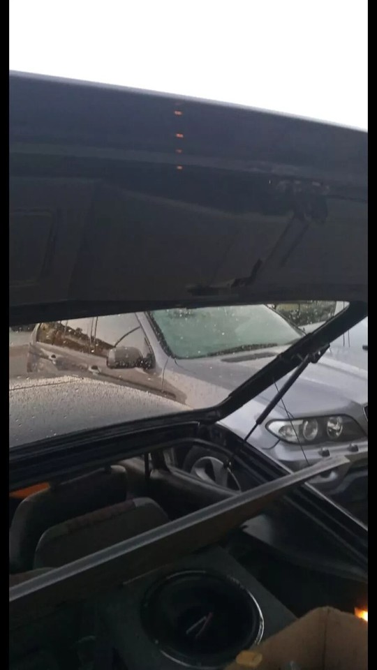 Ford Capri late Mk3 Tailgate Struts Pair (NEW) same day free 24 Hour ...