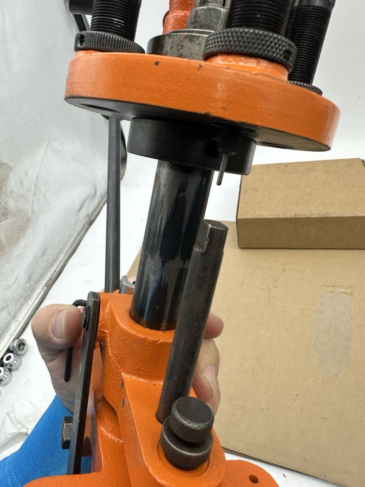 Lyman Tru-Line Jr Turret Reloading Press 4-Hole With 55 Ideal Powder ...