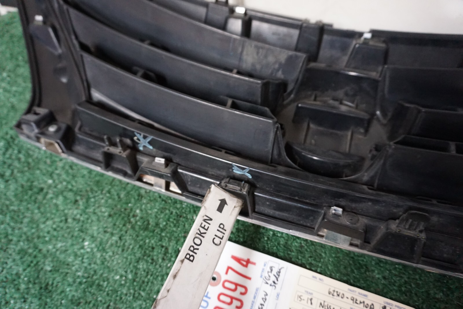 broken clips 2015 2018 NISSAN VERSA SEDAN FRONT BUMPER GRILLE 2016 OEM ...