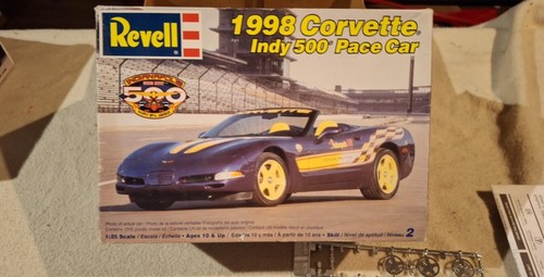 Revell 1:25 1998 Corvette Indy 500 Pace Car Model Kit # 2857 ...