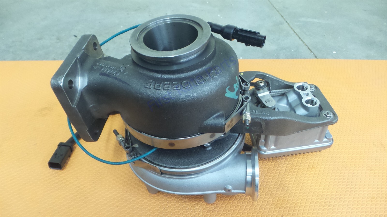 John Deere DZ103297 Turbocharger Tractor Turbo RE548369 DZ100188 6190R ...