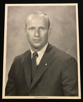 CHARLES CONRAD JR. APOLLO 12 BLACK & WHITE IN A CIVILIAN SUIT 8 X 10 ...