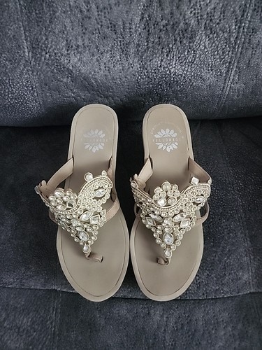 Yellow Box Premium Collection Bling Rhinestone Flip Flops Sandals Size ...