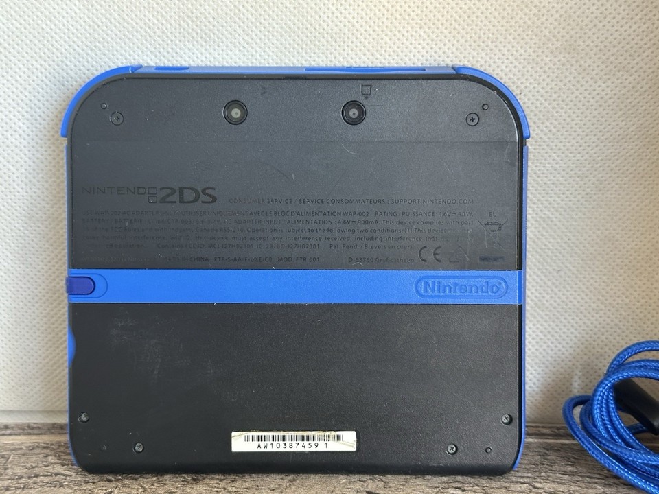 Nintendo 2ds Blue With stylist and USB charging cable good condition ...