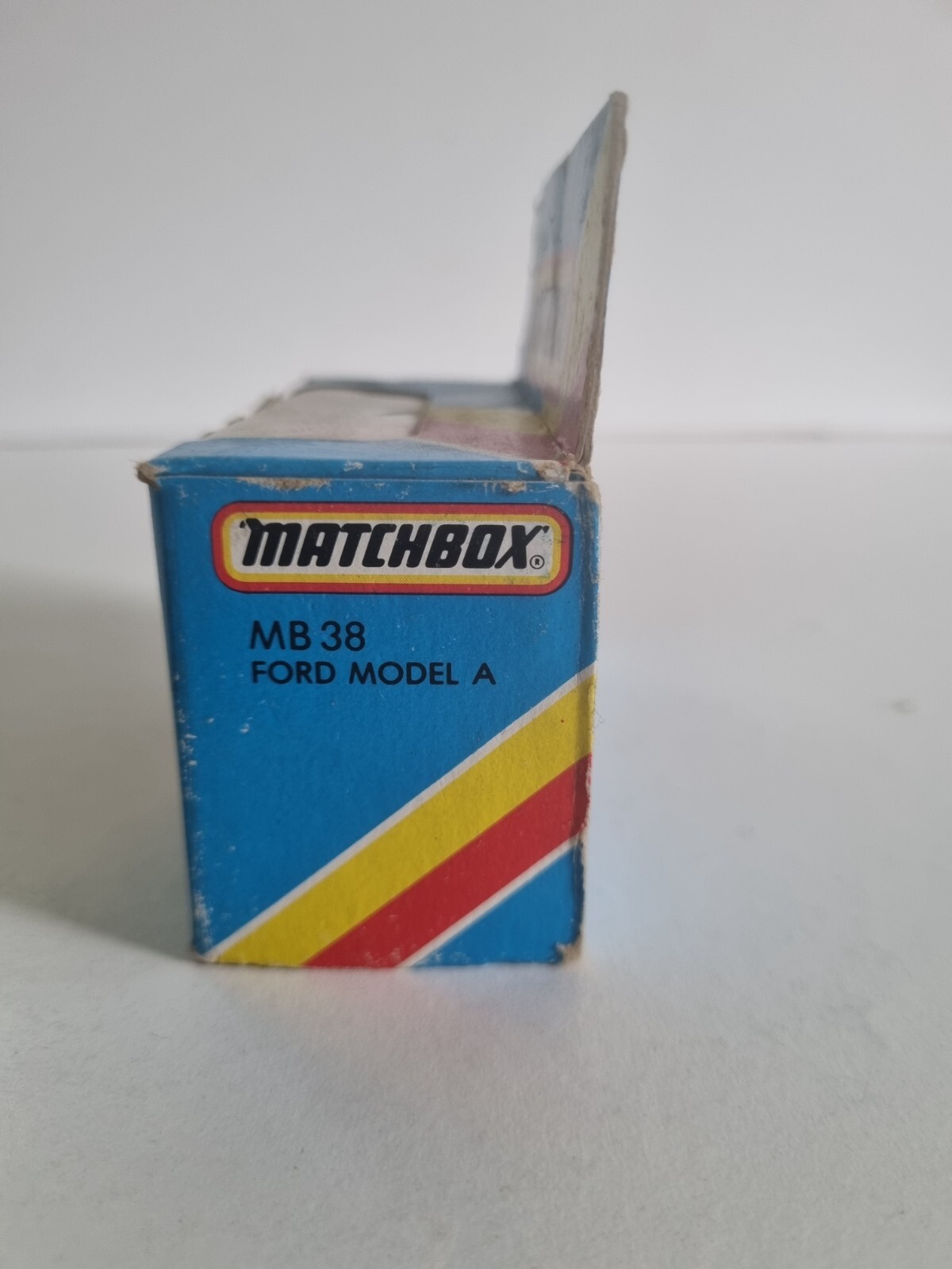 Light blue box 1981 Matchbox 1-75 MB38 White Ford Model A Matchbox USA ...