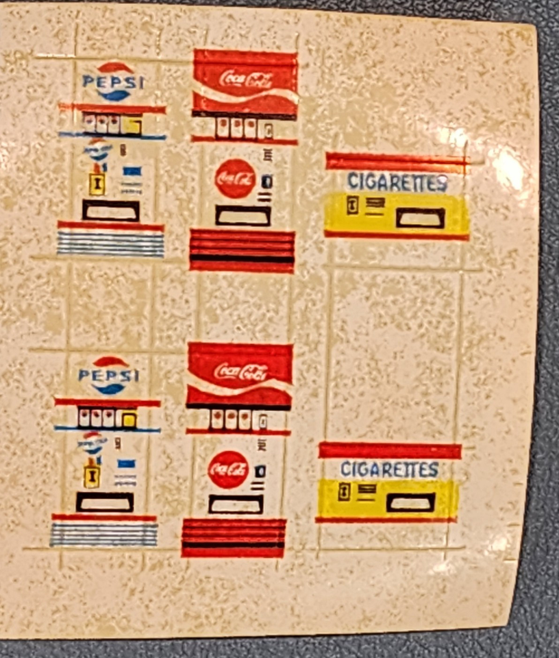 HO Scale AHM Trackside Accessories Kit #5874 Outhouse Vending Machines ...