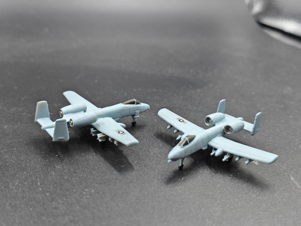 1/400 US A-10 Attack Plane model Hog Fighter Finished model (2 aircraft ...