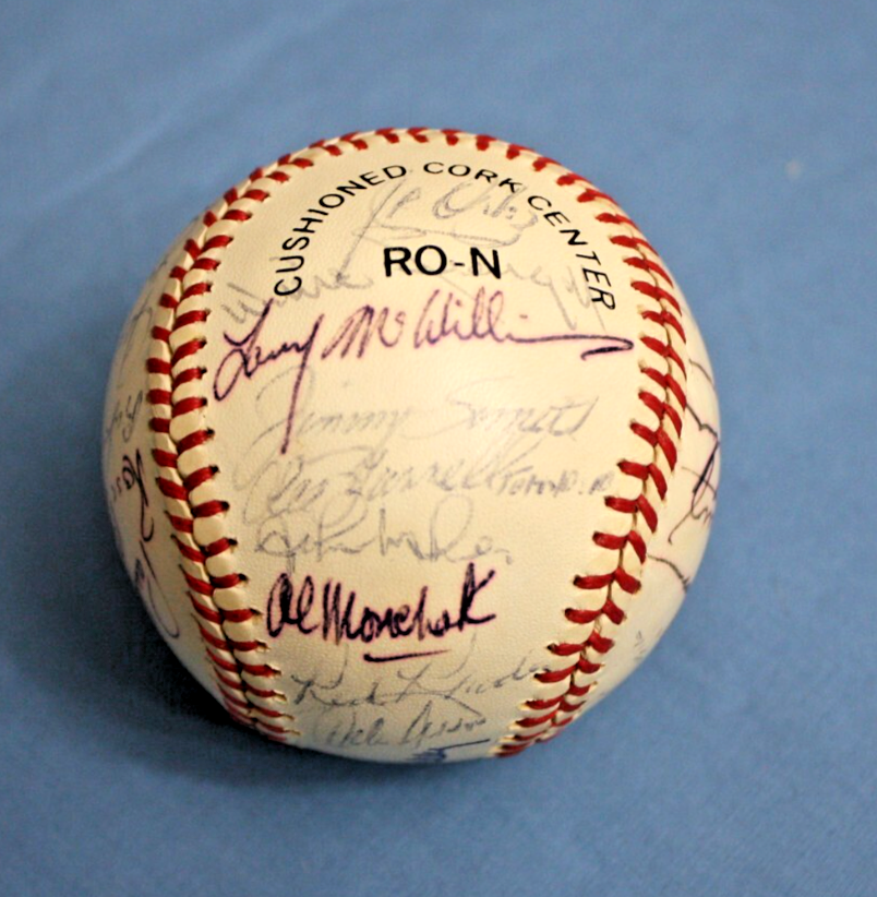 1982 Pittsburgh Pirates team autographed baseball 31 sigs nr-mt ...