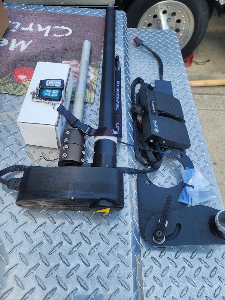 LIVE SCANNER POLE MOUNT USED FOR MOUNTING A TRANSDUCER FOR SCOPING | eBay