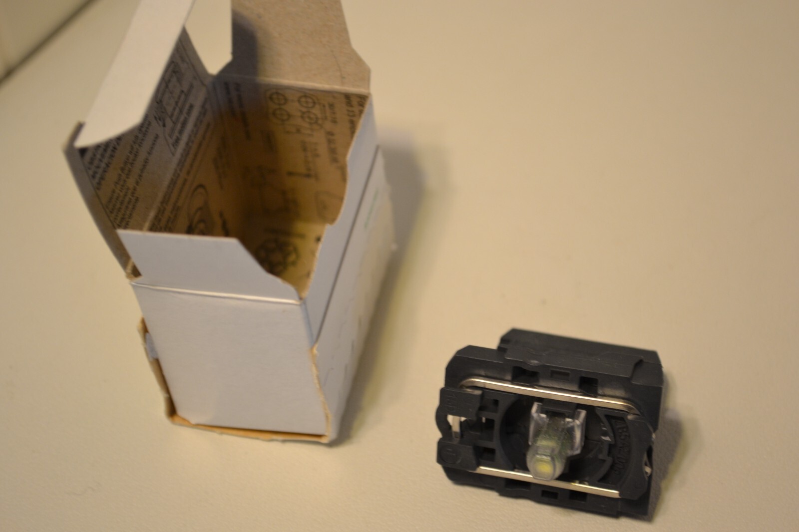 Schneider Electric ZB5AVBG1 LED - Free Shipping | eBay